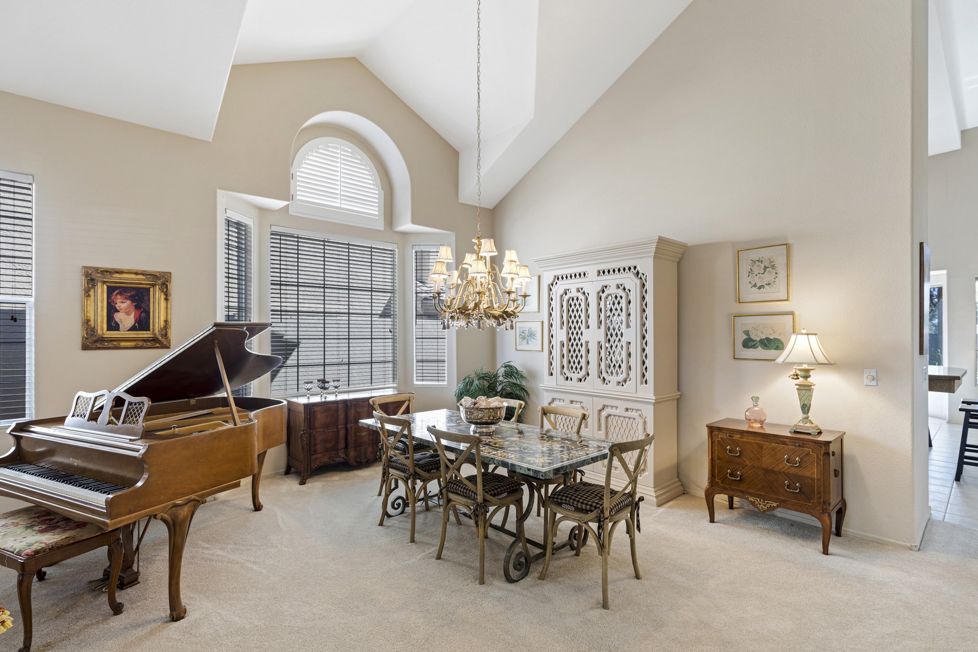 1824 Dolce Drive - Rob Jensen Company